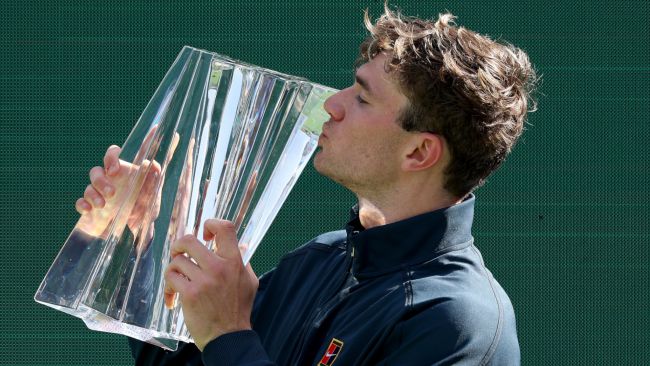 영국 선수 잭 드레이퍼(Jack Draper)가 인디언 웰스(Indian Wells)에서 우승하며 처음으로 톱 10에 진입했다 ...